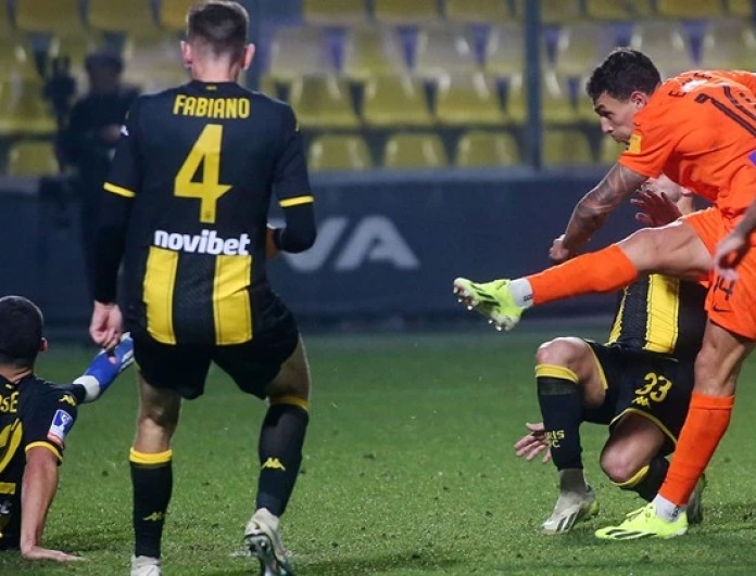 Super League: Αρης-ΑΕΚ, να μπει πρώτη στα πλέι οφ! - Ποδόσφαιρο | To ...